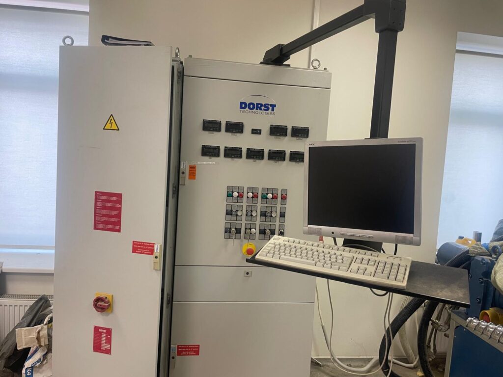 Vacuum Extrusion Presses DORST V10 - SCG machines