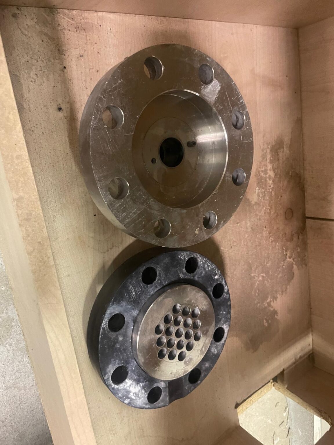 Vacuum Extrusion Presses DORST V10 - SCG machines