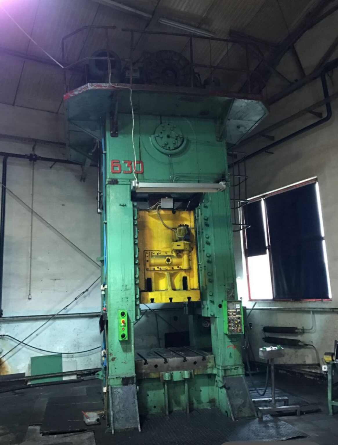 Trimming press TMP Voronezh K2538 - SCG machines