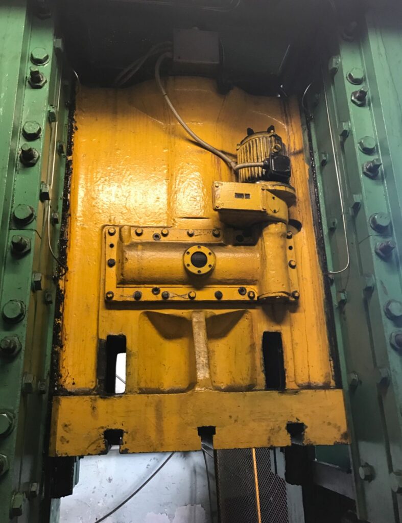 Trimming press TMP Voronezh K2538 - SCG machines