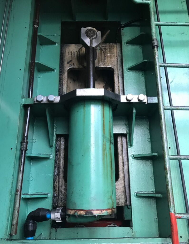 Trimming press TMP Voronezh K2538 - SCG machines